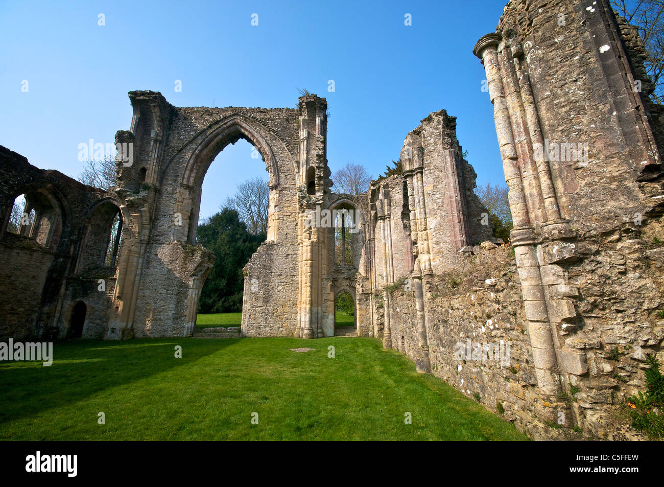 Netley abbey hi-res stock photography and images - Alamy