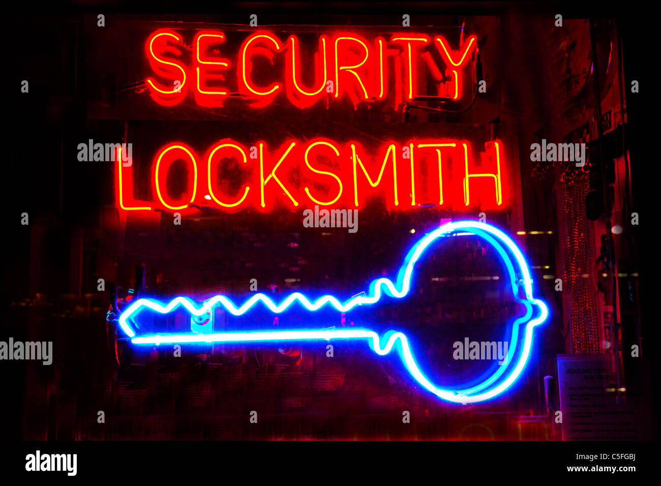 Locksmith sign hi-res stock photography and images - Alamy