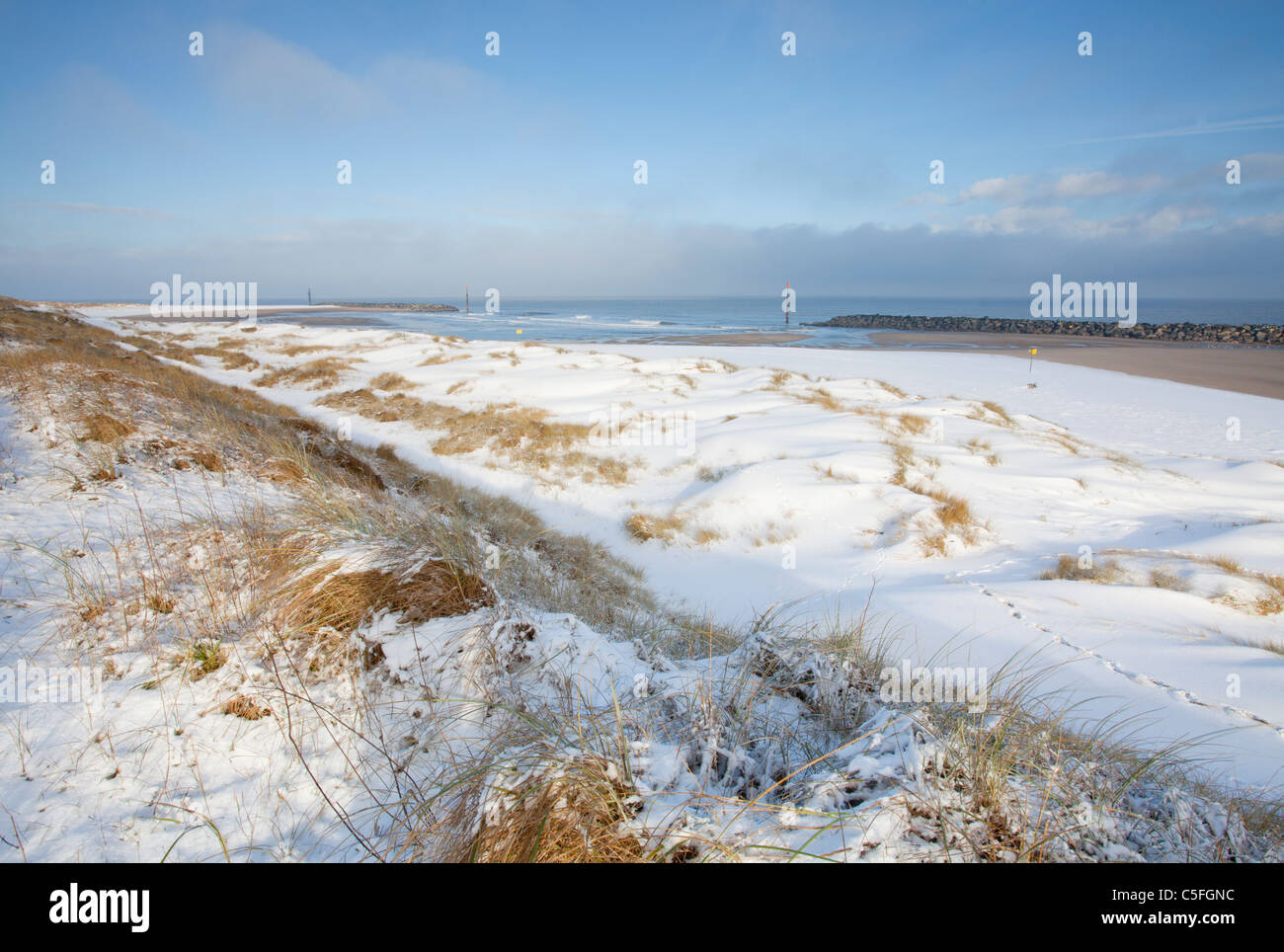 Sea palling beach norfolk hi-res stock photography and images - Alamy