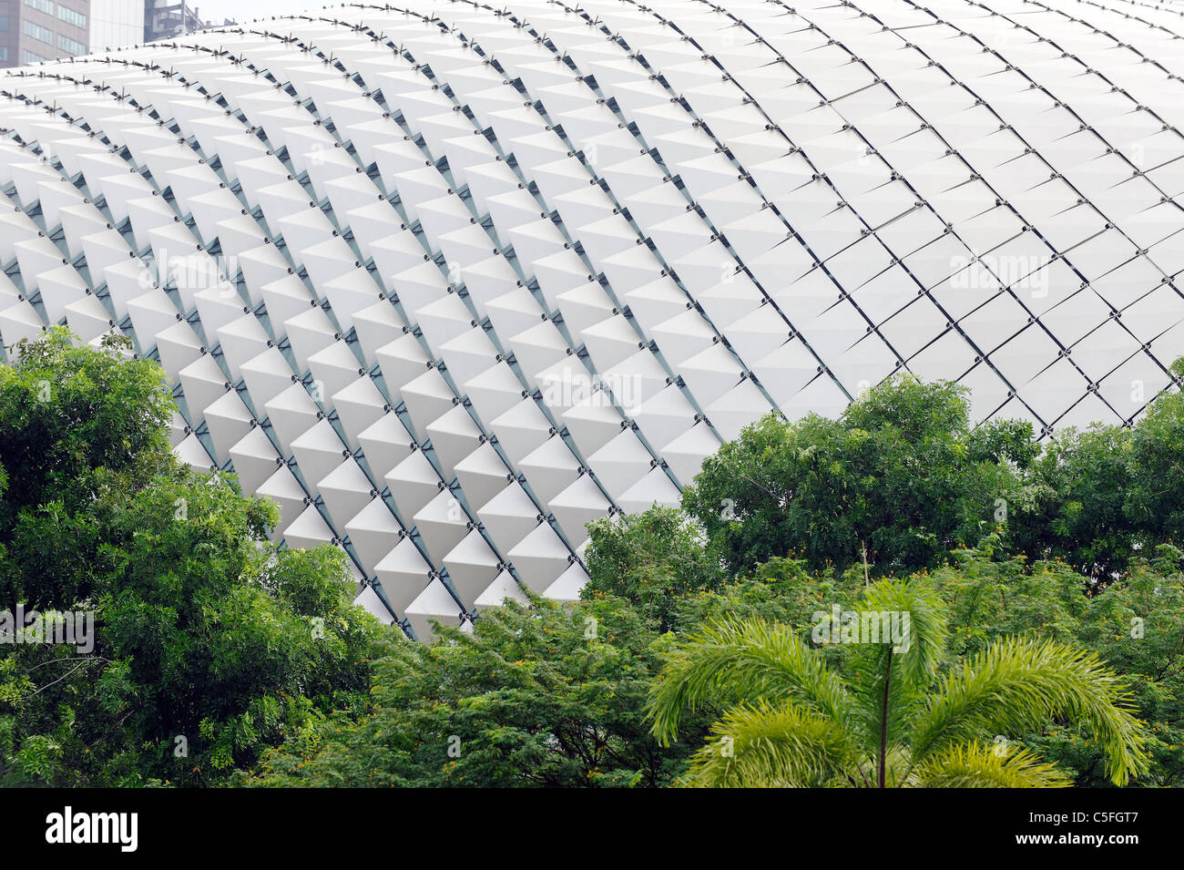 The complex design of the dome of the Singapore Opera House, the ...