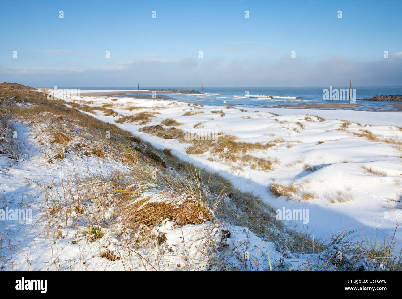 Sea palling beach norfolk hi-res stock photography and images - Alamy