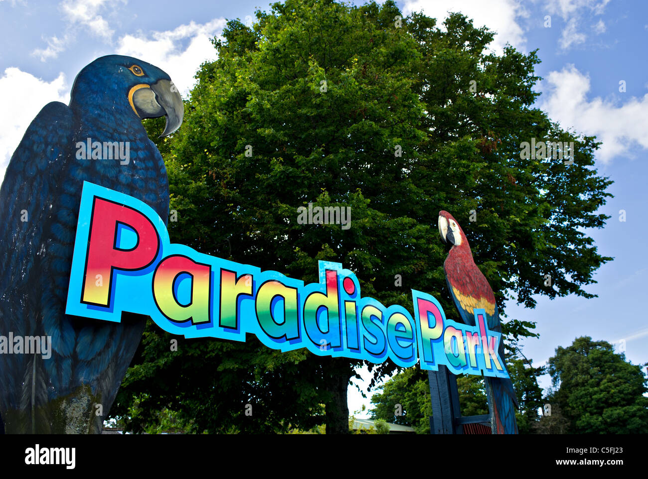 Entrance sign for tourist attraction hi-res stock photography and ...