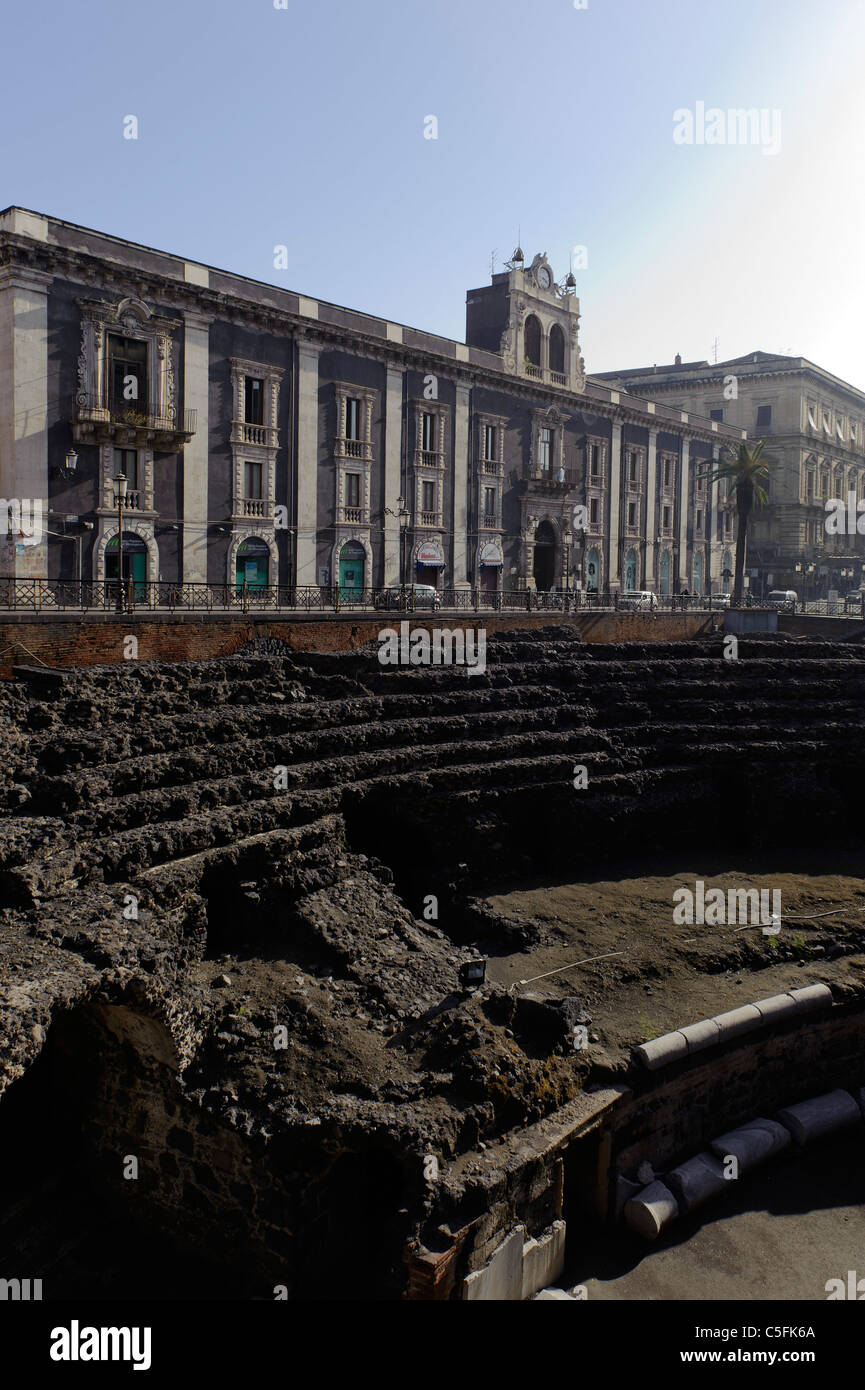 Anfiteatro Romano roman Amphitheater) in Catania, Sicily, Italy Stock ...