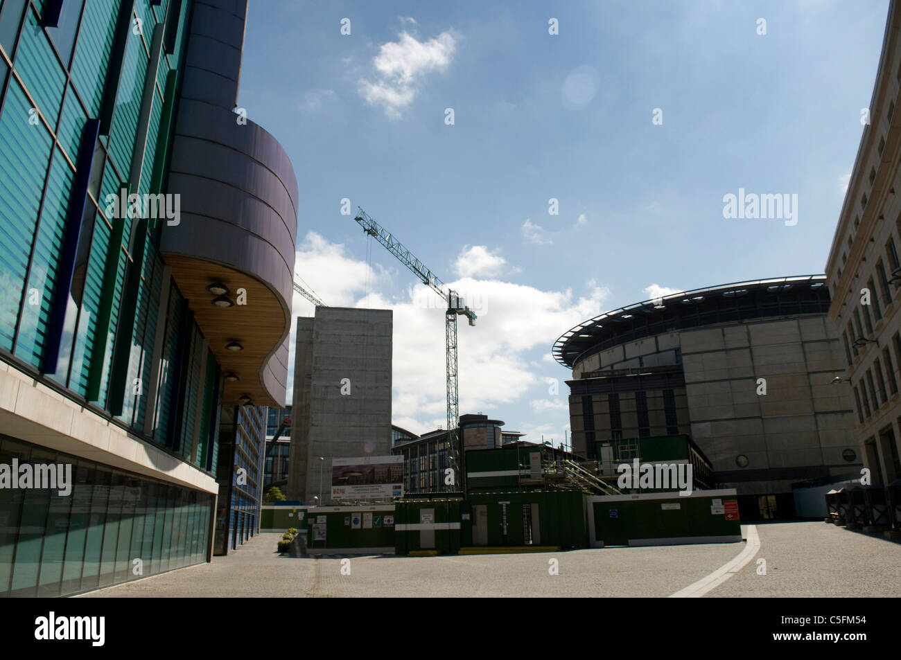 Construction tower crane extension hi-res stock photography and images ...