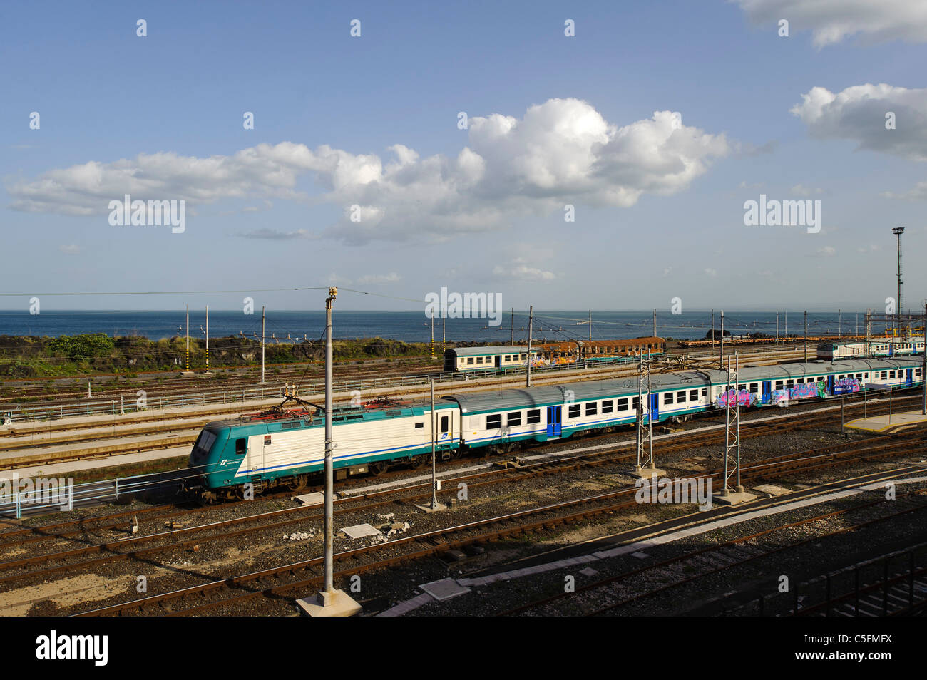 Italy southern railway hi-res stock photography and images - Alamy
