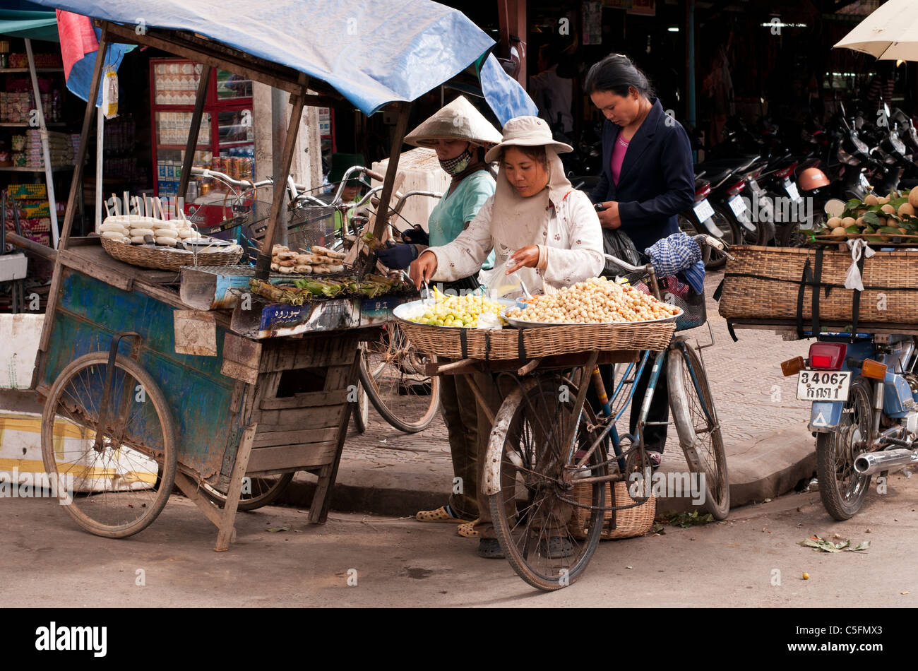 Street hawkers with street food, Siem Reap, Cambodia Stock Photo - Alamy