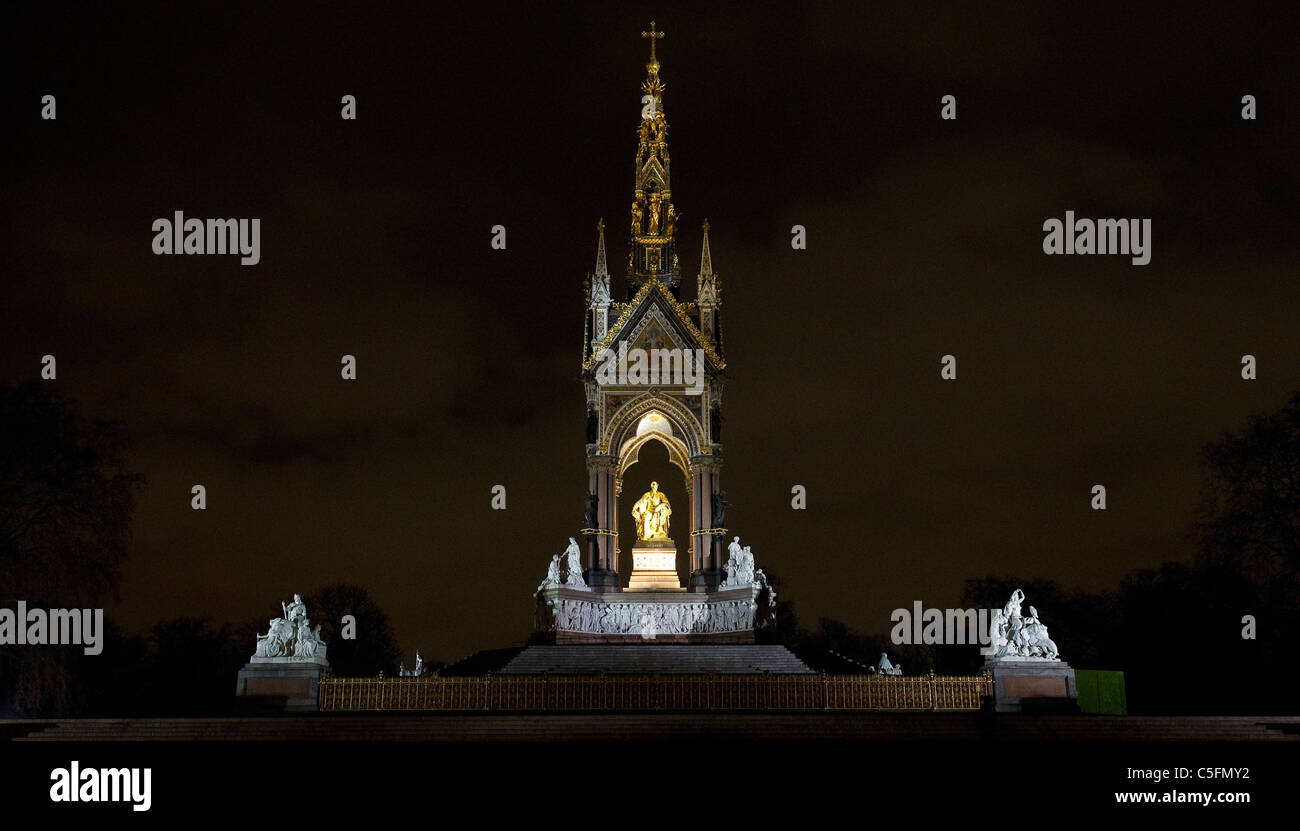 Night view of the Prince Albert Memorial in Kensington Park, opposite ...