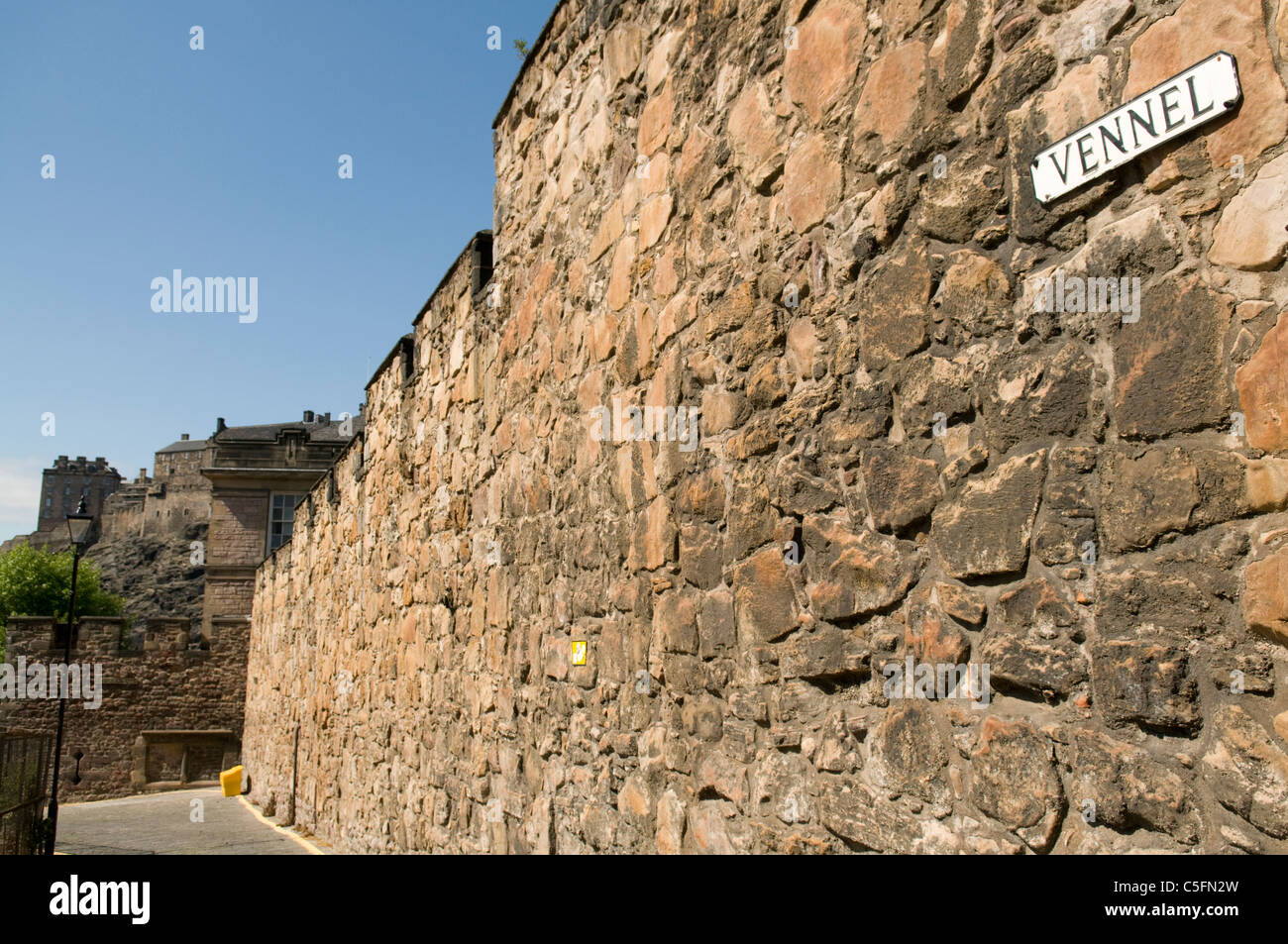 "Vennel" sign on the Flodden Wall, Edinburgh Stock Photo - Alamy