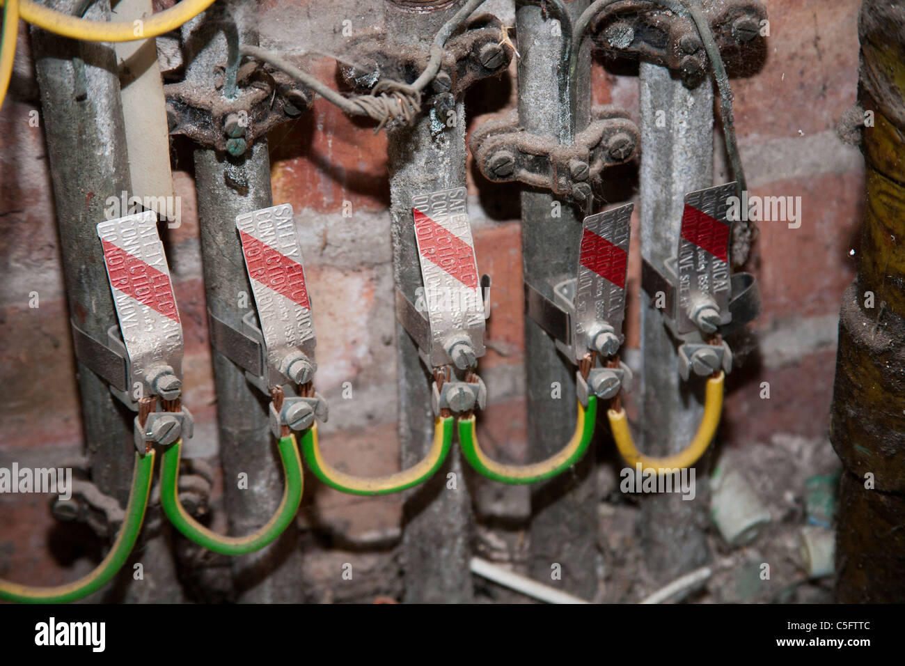 Earthing terminal Safety electrical connection Stock Photo - Alamy Earthing terminal Safety electrical connection Stock Photo - Alamy