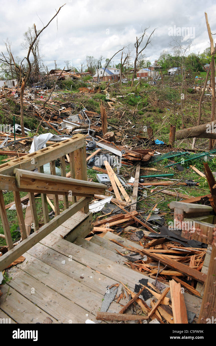SAINT LOUIS, MISSOURI - APRIL 26: Destroyed homes after tornadoes hit ...