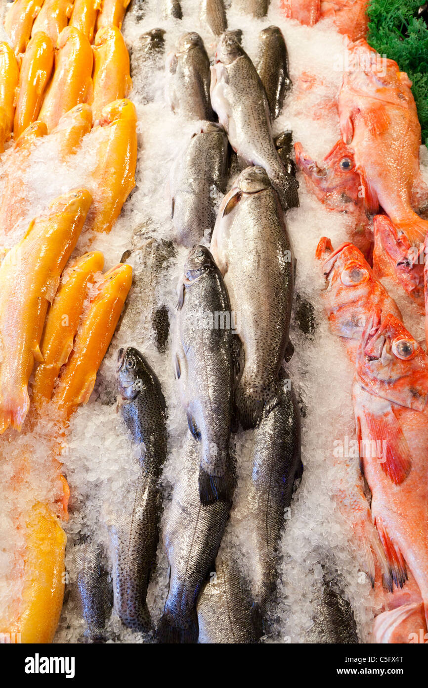 Fish at Pike Place Market Seattle USA Stock Photo - Alamy