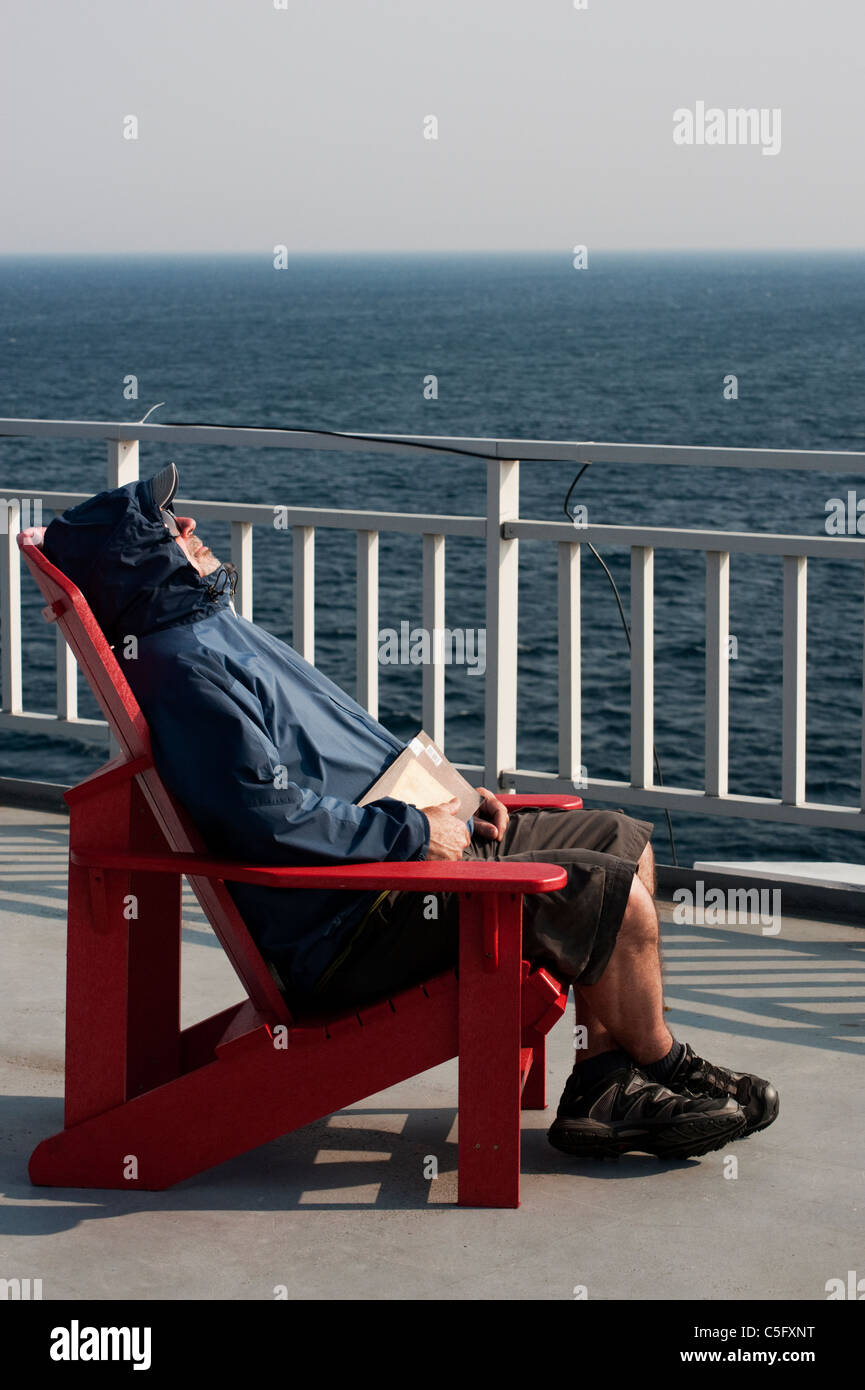 Decks chair hi-res stock photography and images - Alamy