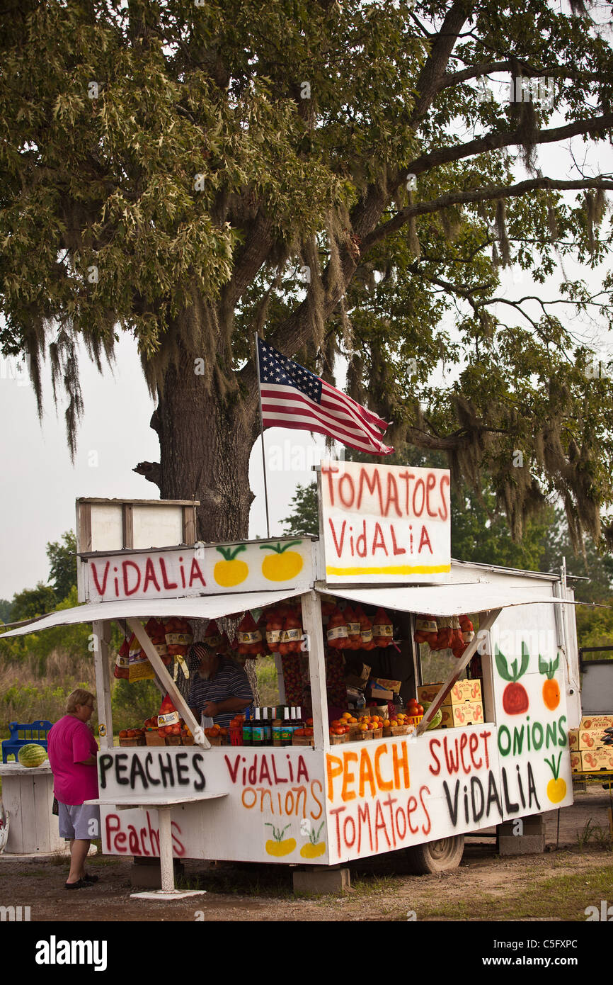 Roadside farm stand selling local produce including Vidalia onions and ...