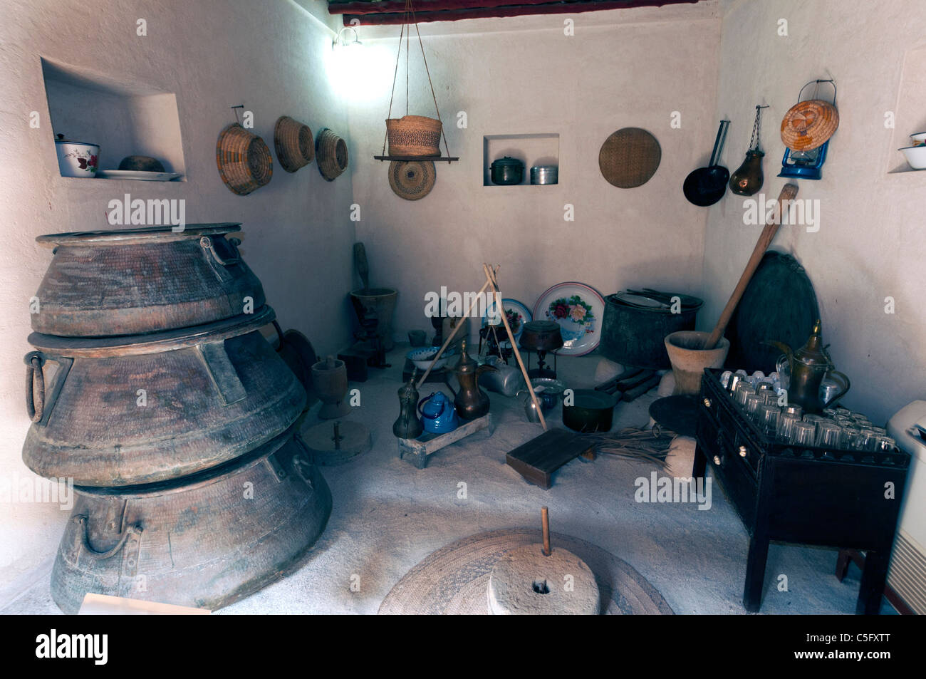 Traditional arab utensils hi-res stock photography and images - Alamy