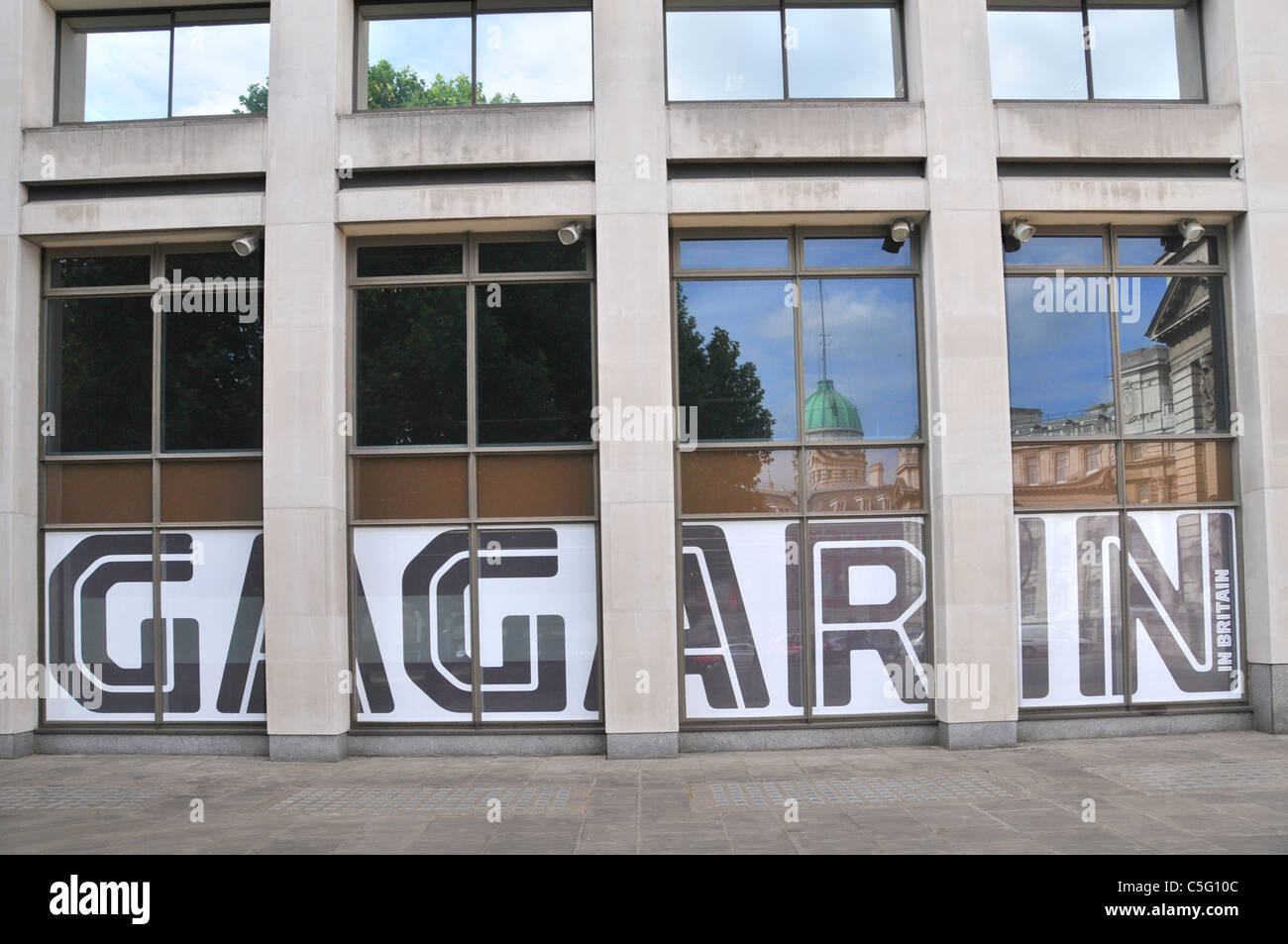 Yuri Gagarin Statue London Britain Cosmonaut Spaceman 1st man in space ...