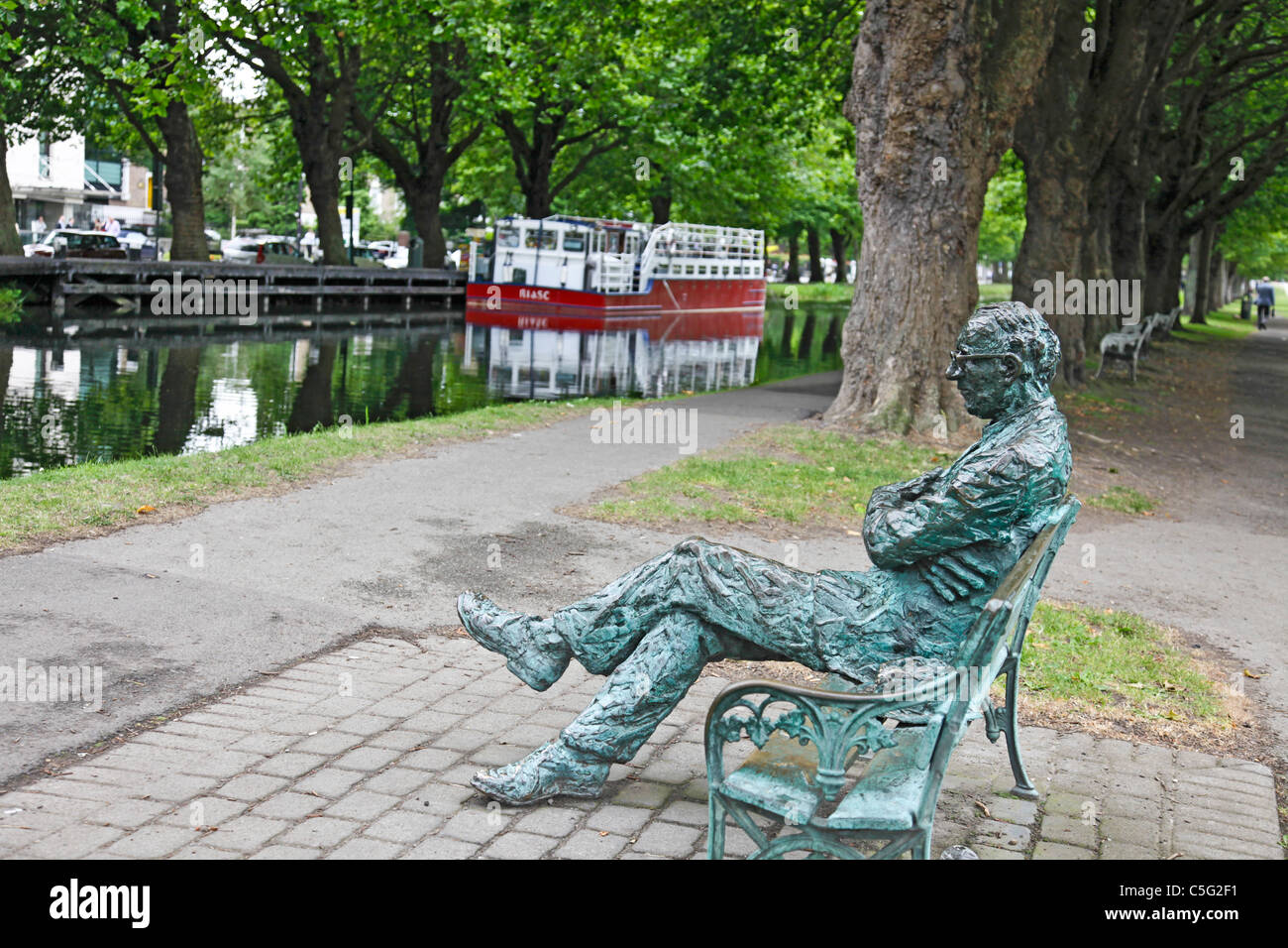 Patrick kavanagh irish poet hi-res stock photography and images - Alamy