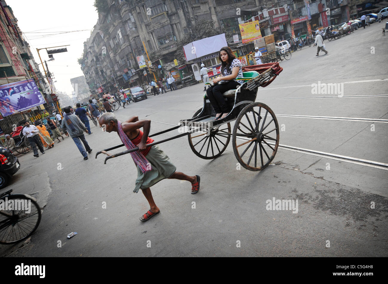 A street scene in Calcutta, India Stock Photo - Alamy