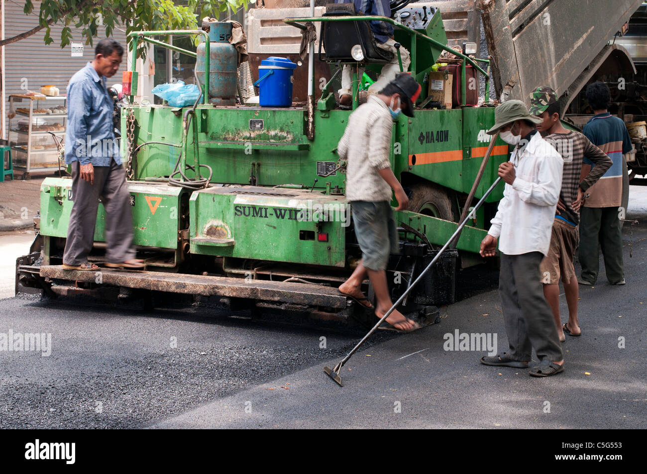 Road gang hi-res stock photography and images - Alamy