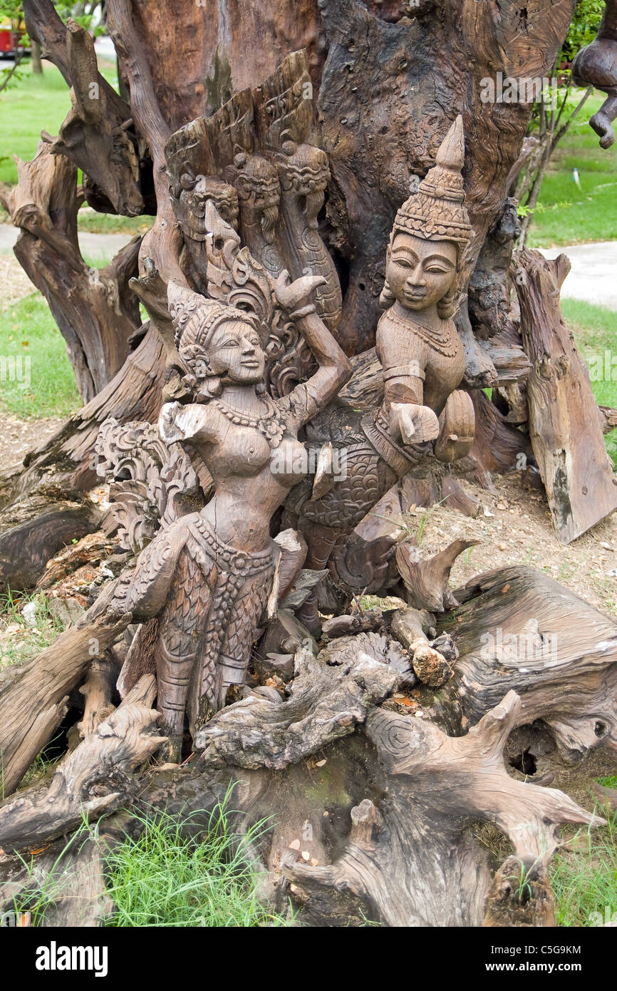 Carved sculpture hi-res stock photography and images - Alamy