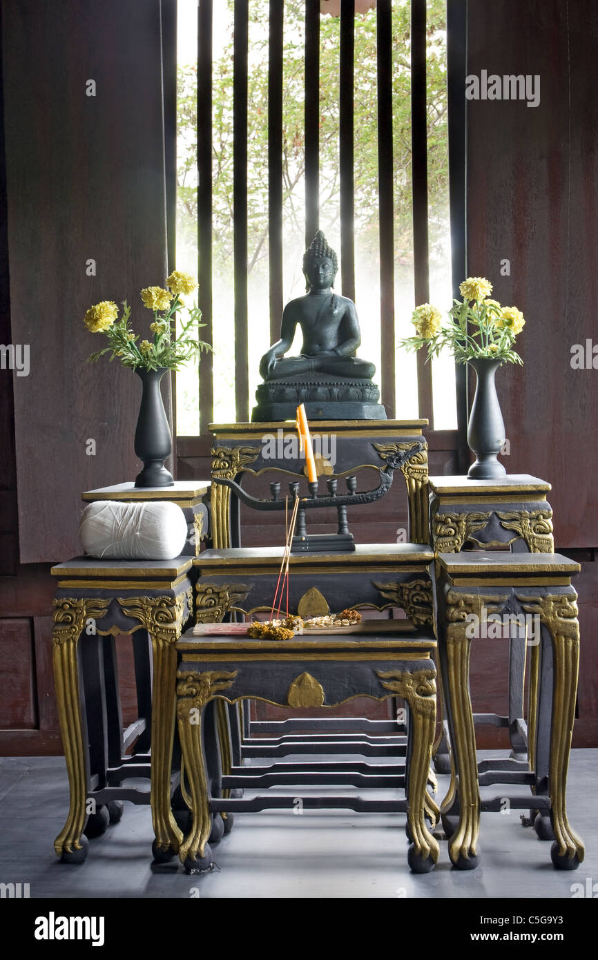 Buddhist altar hi-res stock photography and images - Alamy