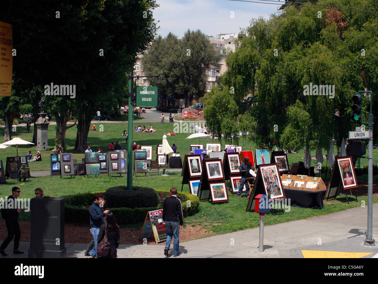 Square san francisco hi-res stock photography and images - Alamy