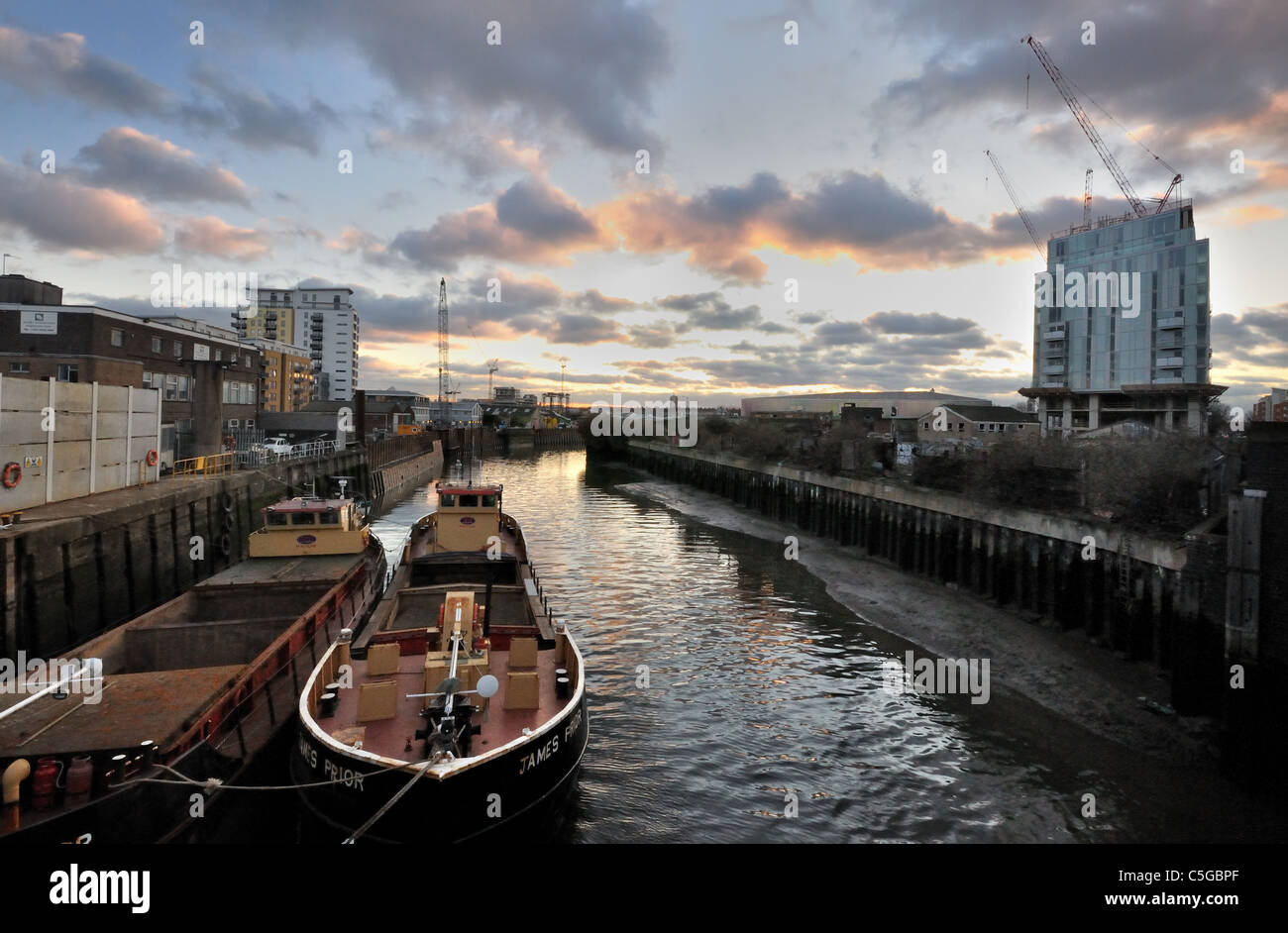 Ravensbourne River at Deptford Creek from Creek Road bridge Stock Photo ...