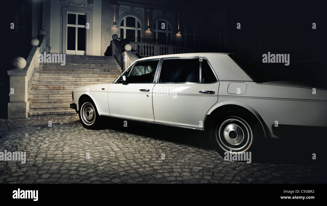White limousine hi-res stock photography and images - Alamy