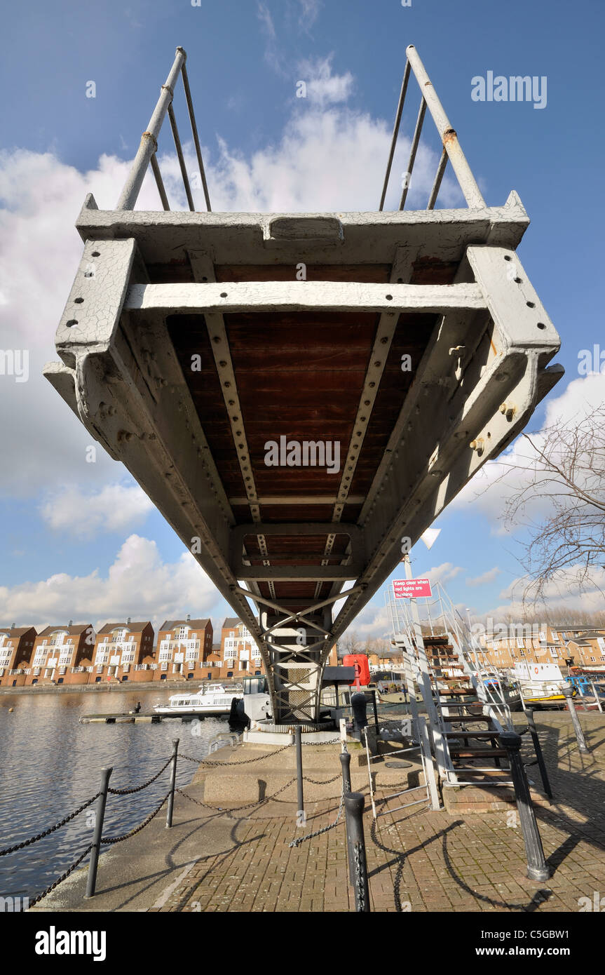 Surrey docks hi-res stock photography and images - Alamy