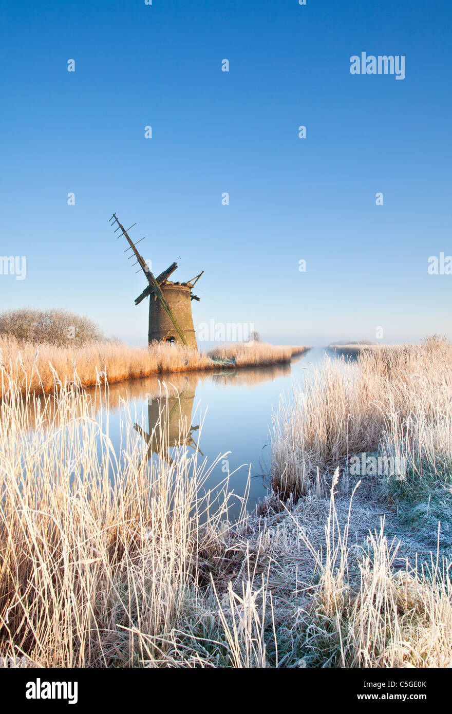 Brograve drainage mill derelict hi-res stock photography and images - Alamy