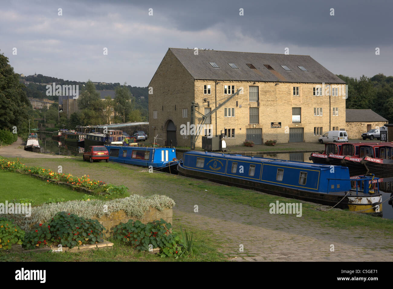 Sowerby Bridge West Yorkshire Canal - Hebble and Calder Stock Photo - Alamy