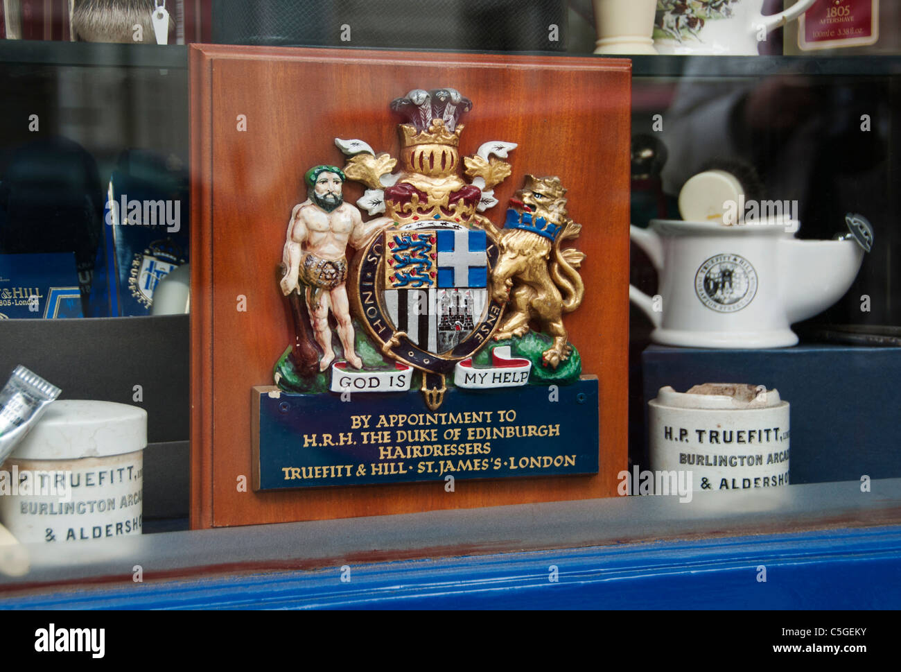 Truefitt And Hill Logo World's Oldest' Barber Shop Comes To Ahmedabad