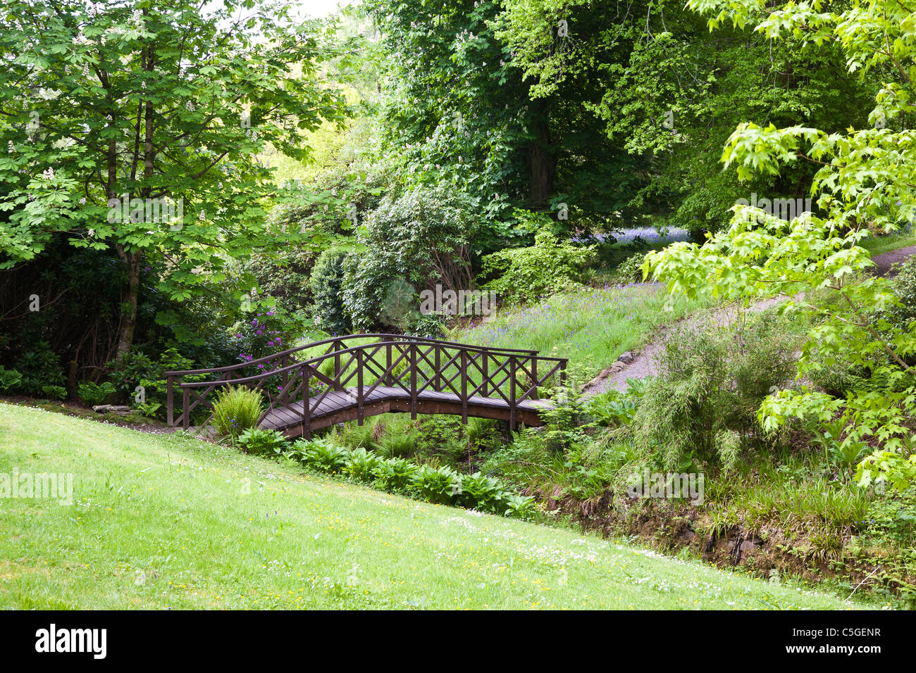 Winding garden paths hi-res stock photography and images - Alamy