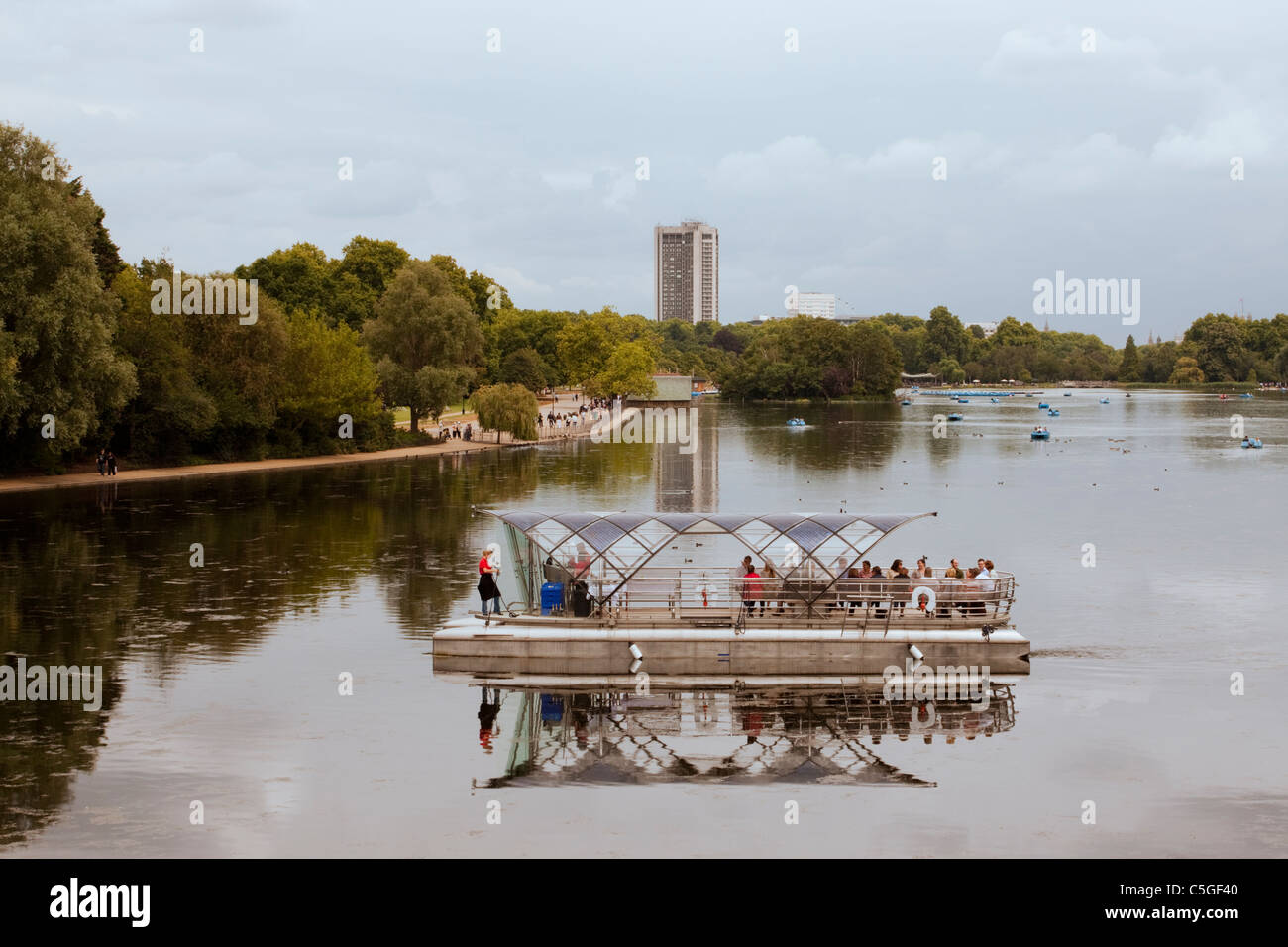 The Solarshuttle, solar powered boat on the Serpentine, Hyde Park ...