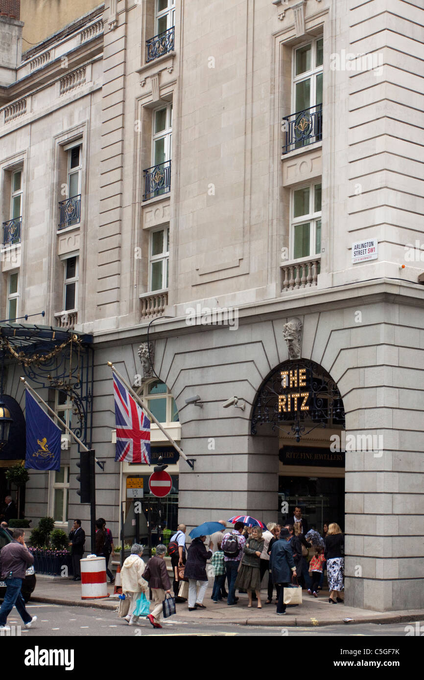 People walking past the Ritz Hotel, Piccadilly, London, England, UK ...