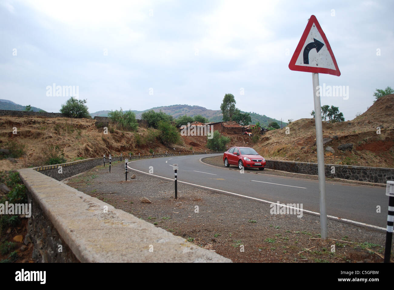 Two Way Traffic Road Stock Photos & Two Way Traffic Road Stock Images ...