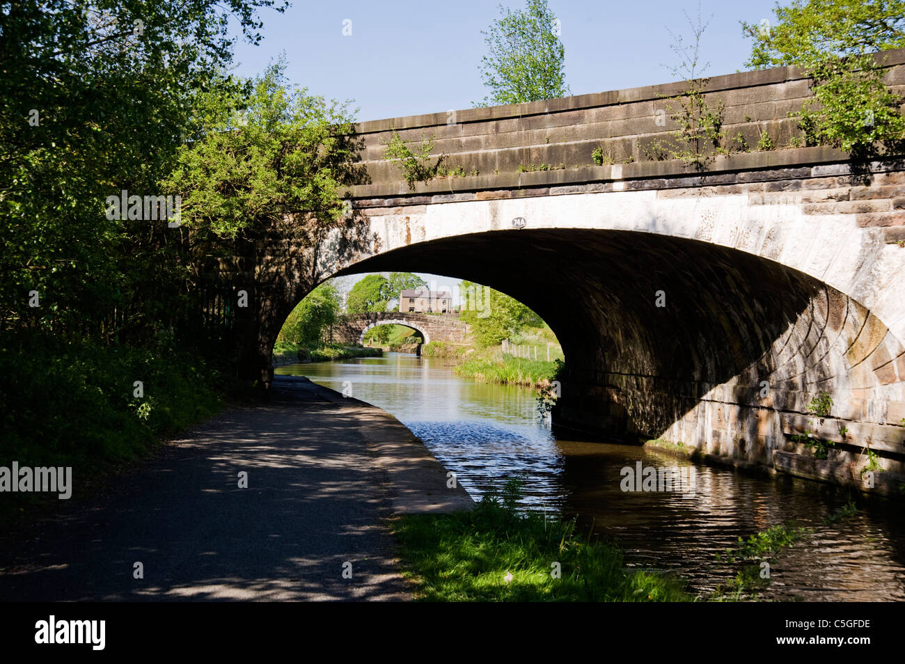 Leeds bridges hi-res stock photography and images - Alamy