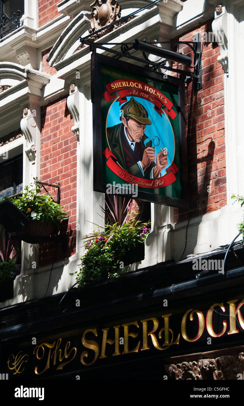 Sherlock holmes pub sign hi-res stock photography and images - Alamy