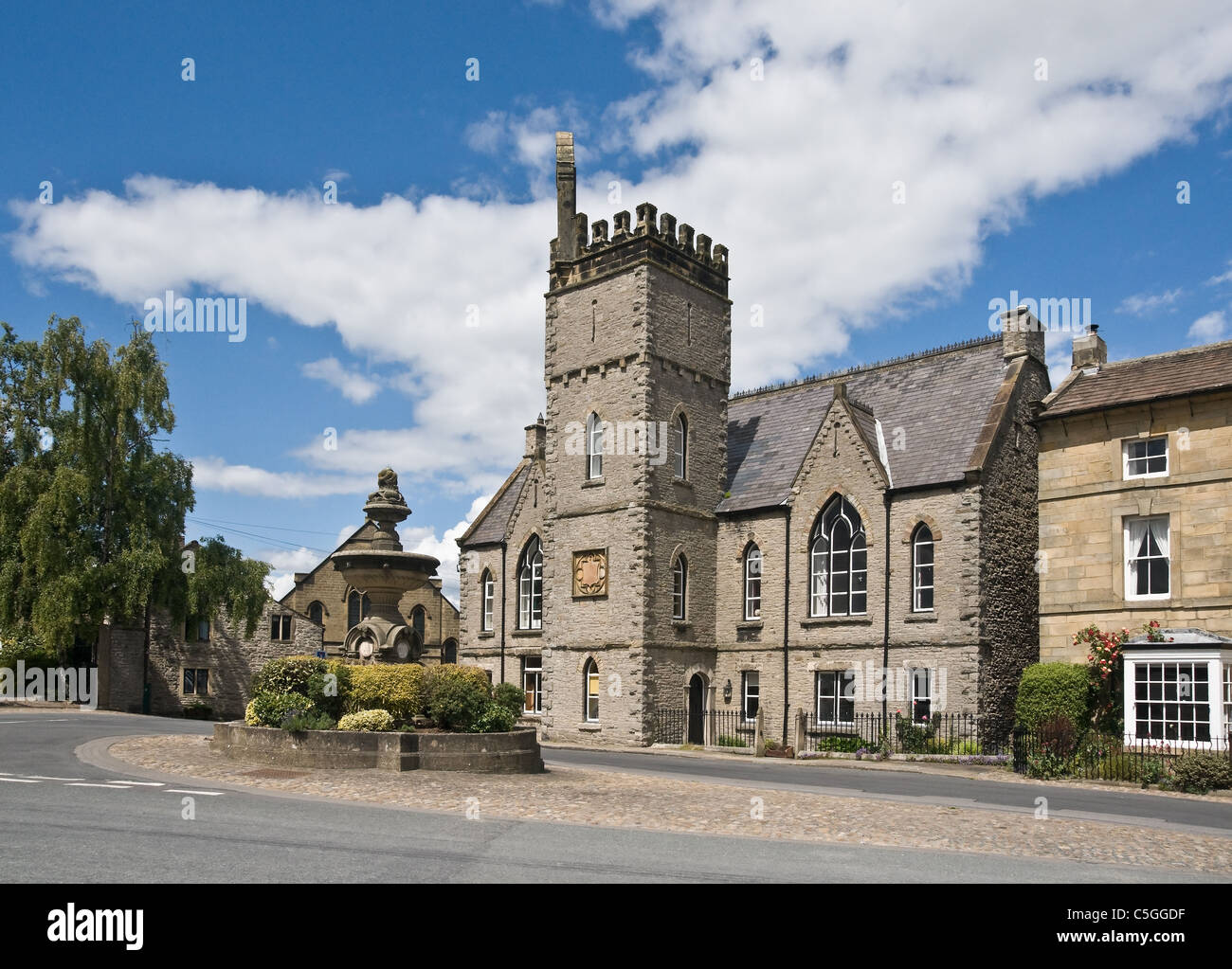 Middleham wensleydale north yorkshire hi-res stock photography and ...