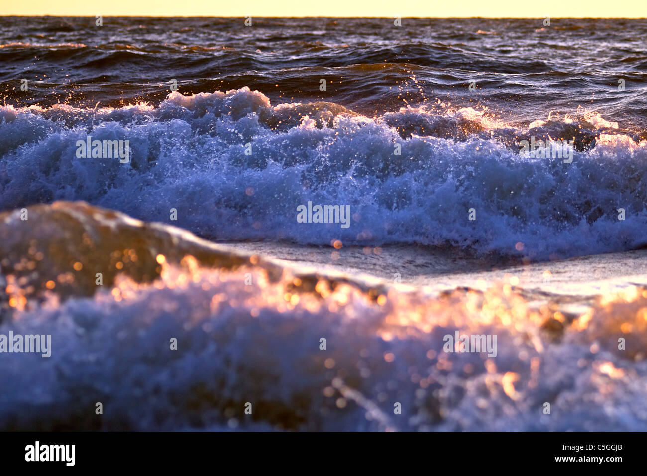 Trough crest sea foam hi-res stock photography and images - Alamy