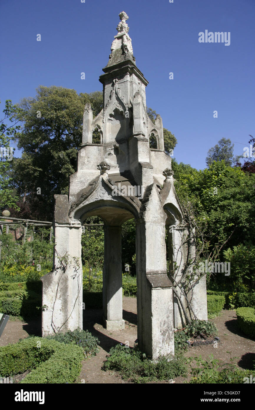 The old market cross hi-res stock photography and images - Alamy
