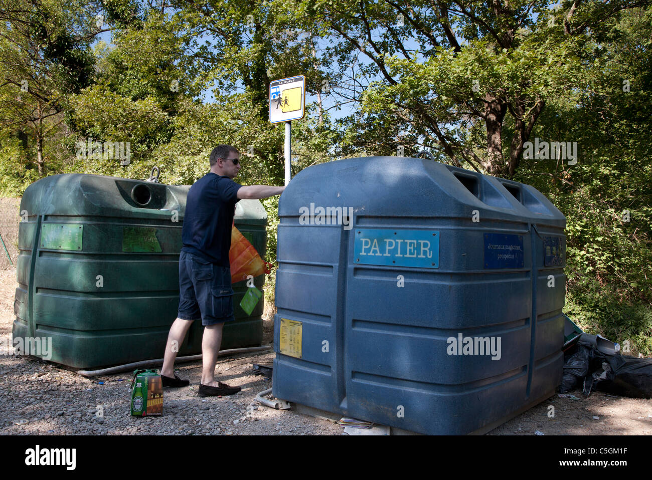 Recycle bins hi-res stock photography and images - Alamy