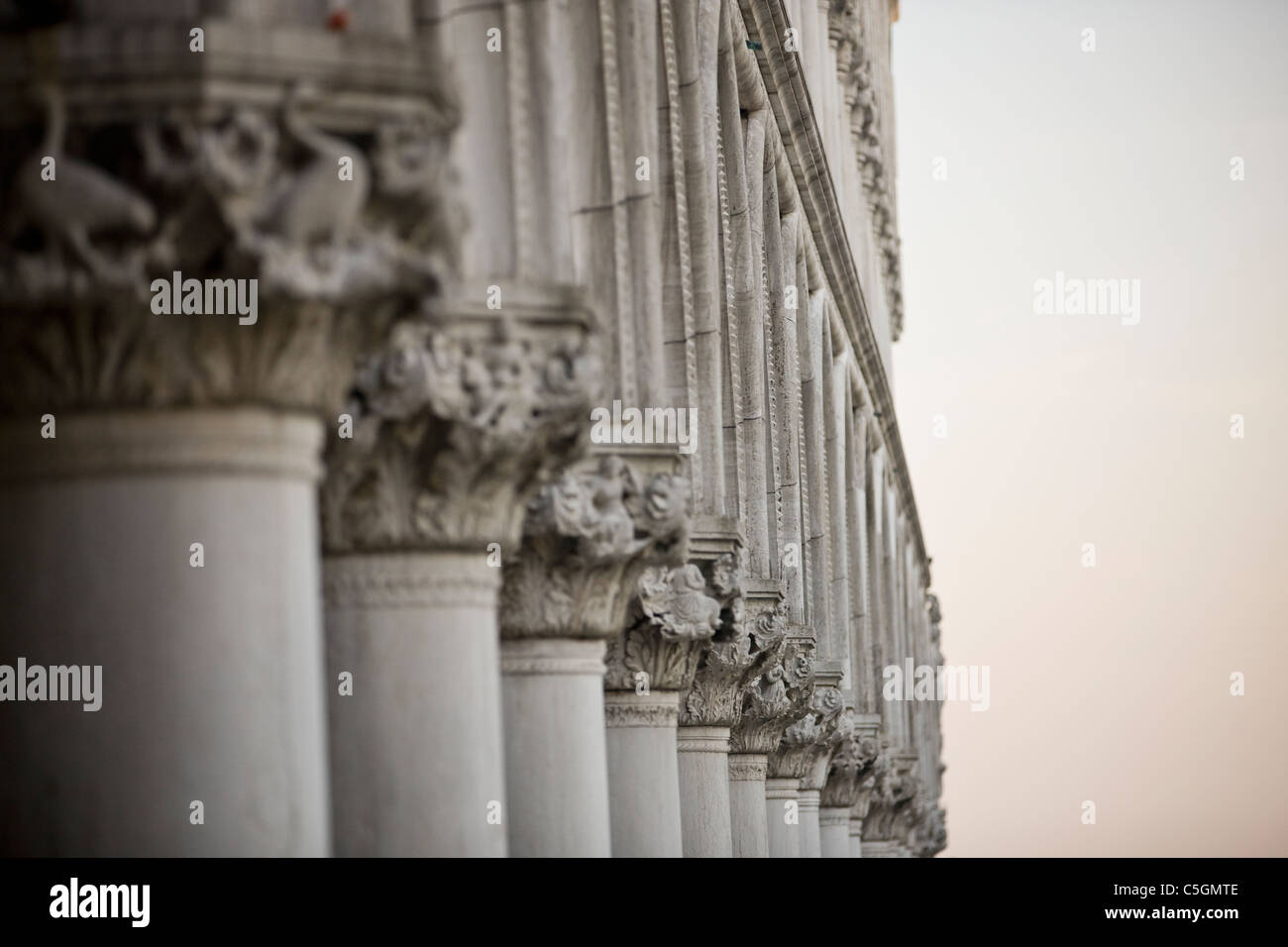 Row of columns on the Doge's Palace, Venice, Italy Stock Photo - Alamy