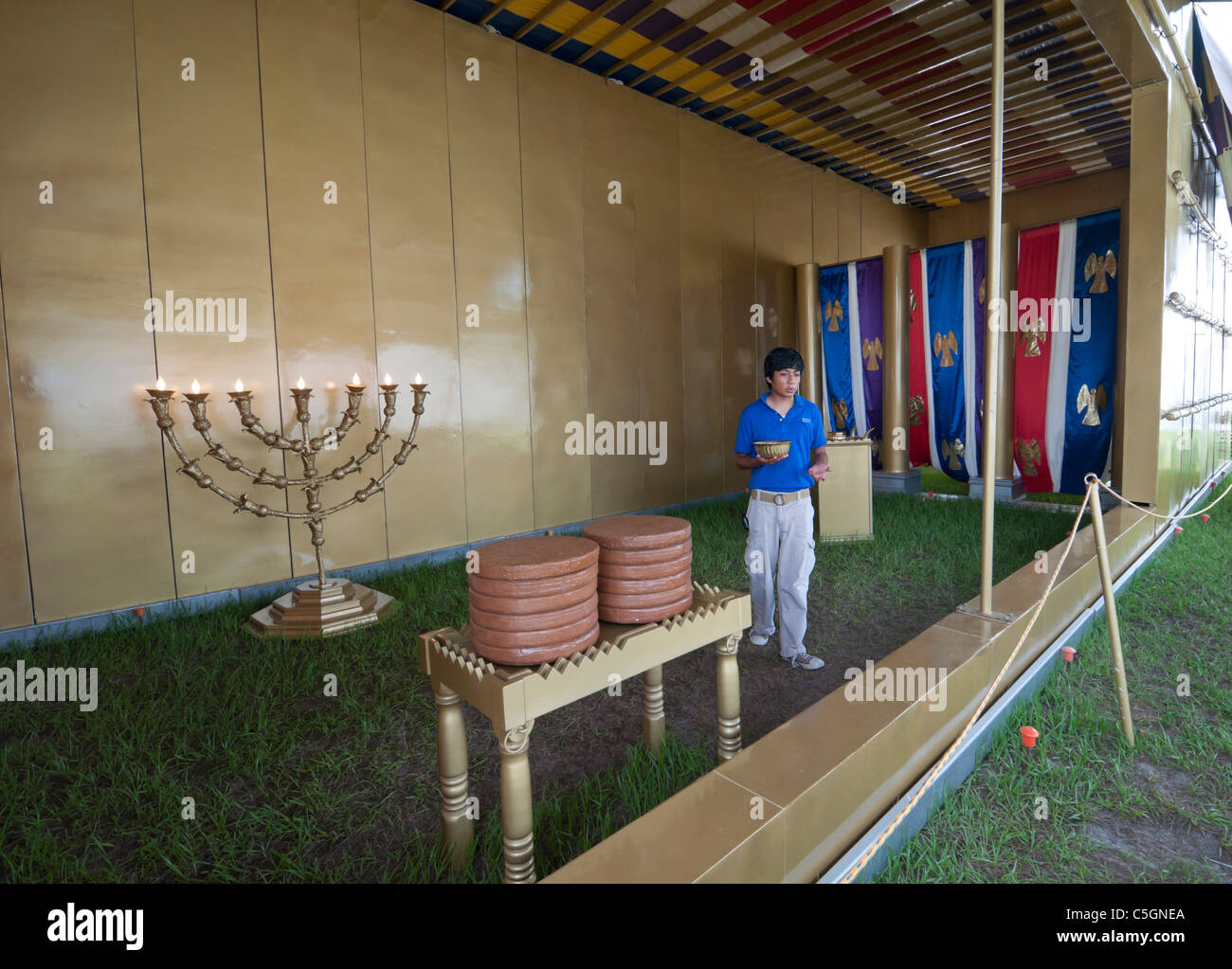 Traveling presentation of the Mosaic Tabernacle the Biblical Hebrews ...