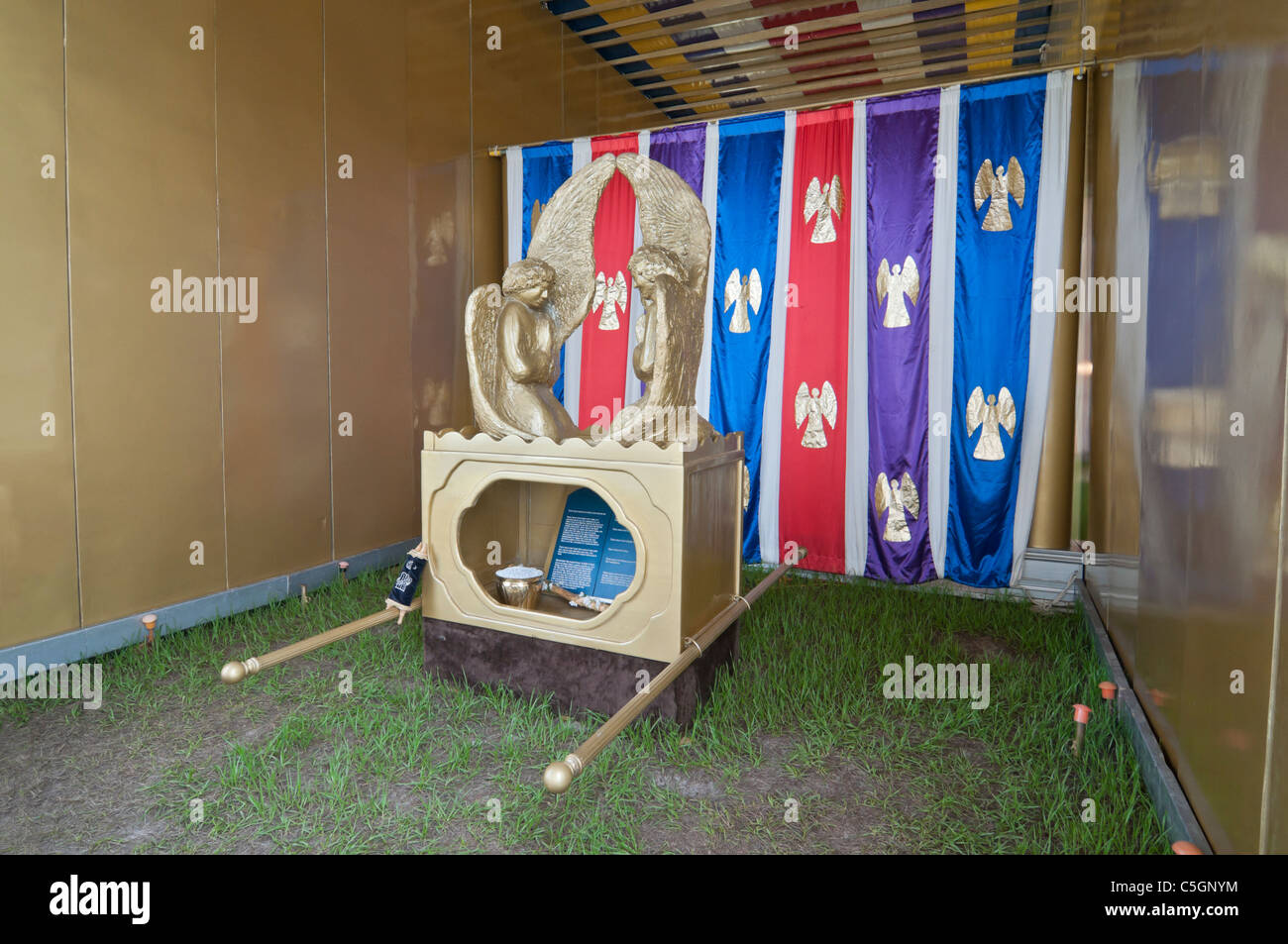 Tabernacle ark of the covenant hi-res stock photography and images - Alamy