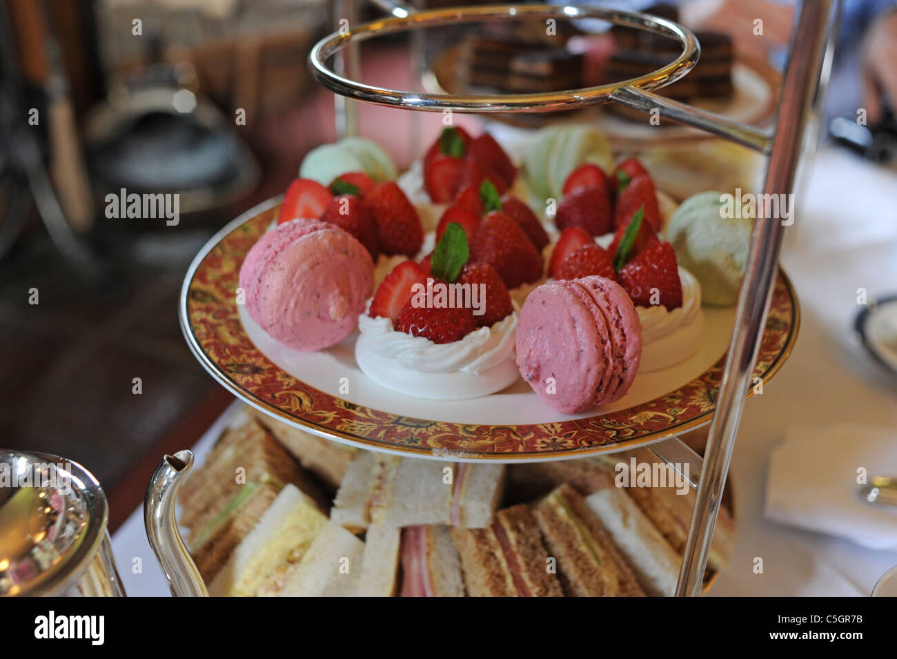 Amberley castle west sussex hi-res stock photography and images - Alamy