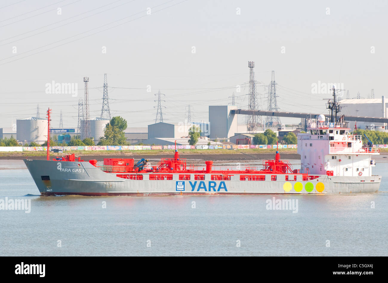 Fuel containment hi-res stock photography and images - Alamy