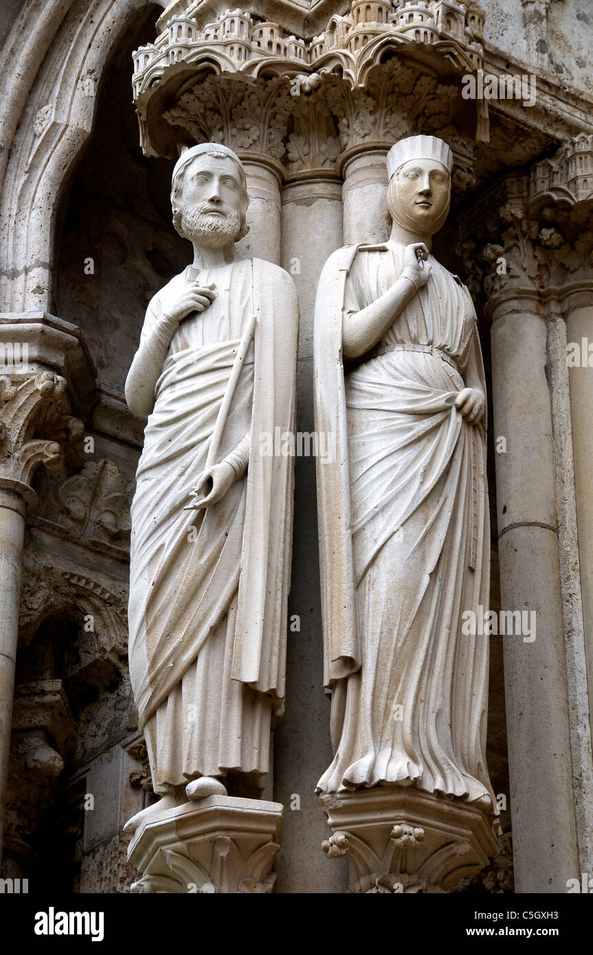 Sculptures chartres cathedral chartres hi-res stock photography and ...