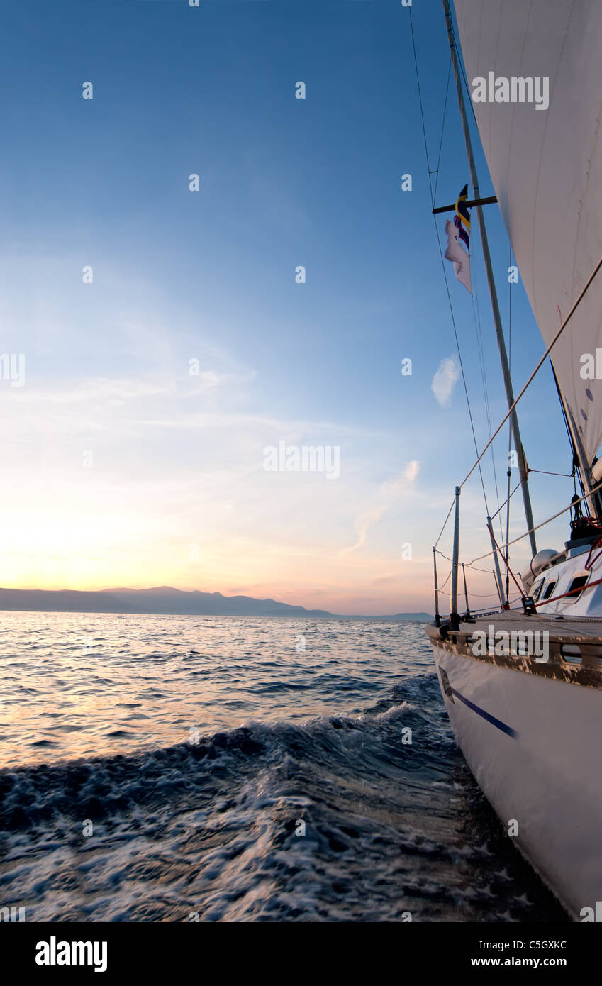 Boat sailboat yacht in sea hi-res stock photography and images - Alamy