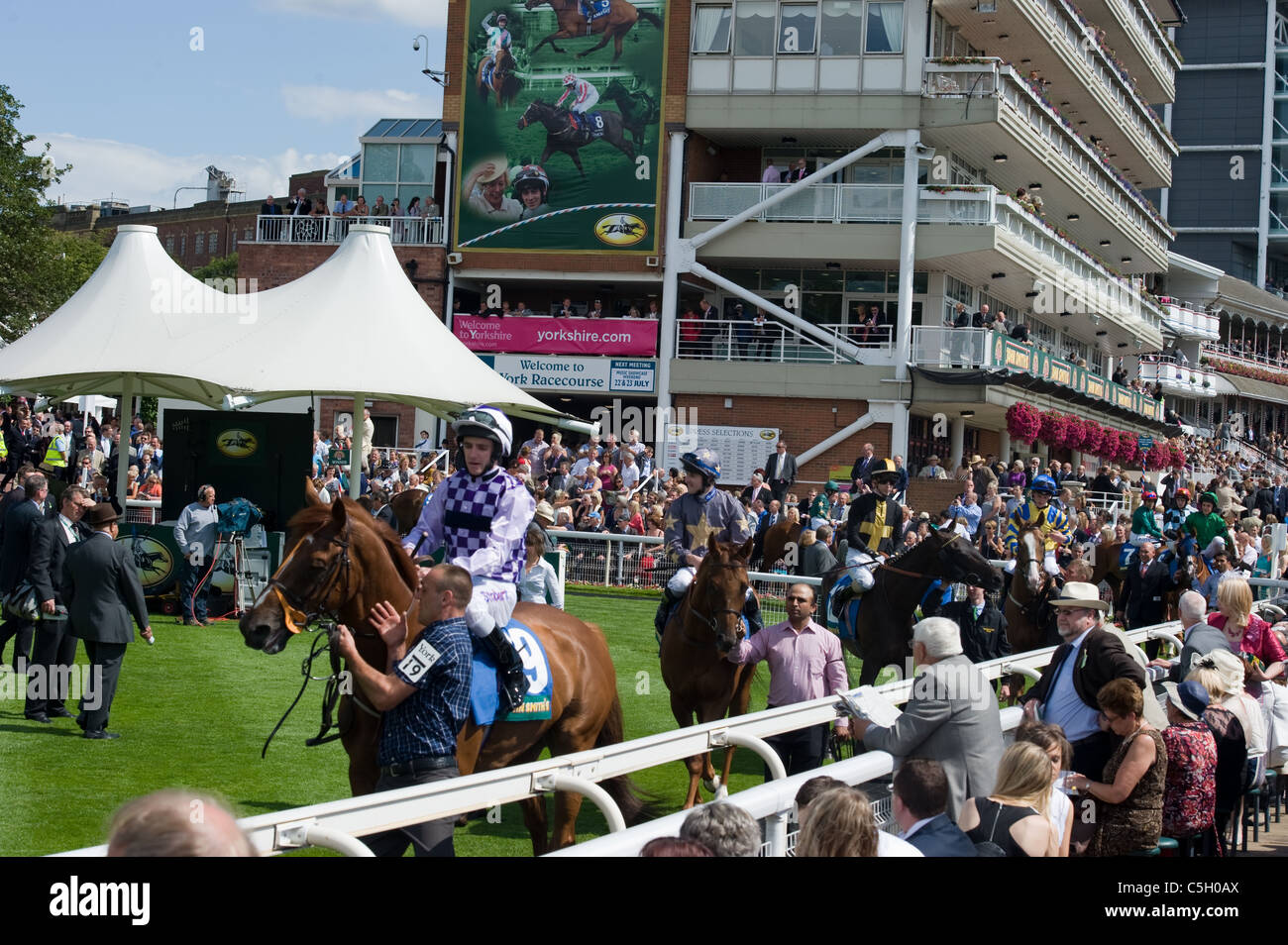 Racing york hi-res stock photography and images - Alamy