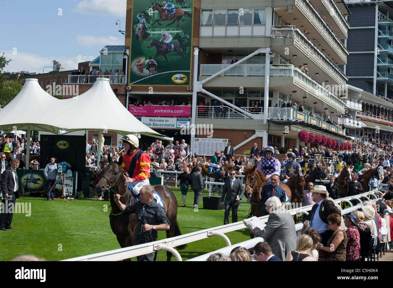 Racing york hi-res stock photography and images - Alamy